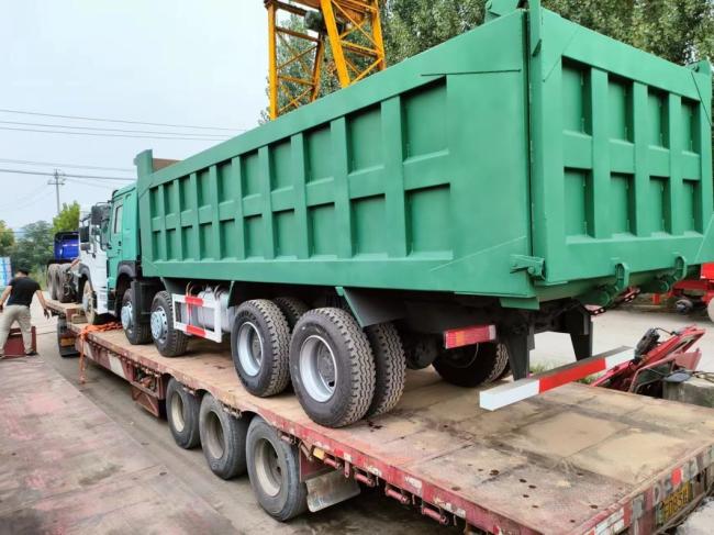 Sinotruk HOWO 371/400/420/380HP 8X4 12 Wheeler Dump Truck New and Used