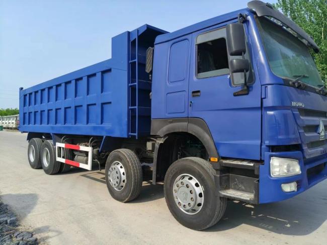8X4 HOWO Tipper Dark Blue Euro3 Sands Transport Heavy Duty Dump Truck for Urban Construction