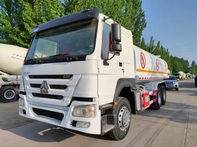 HOWO 6*4 26000liter 340HP Oil Delivery Fuel Transportation Tanker Trucks Price