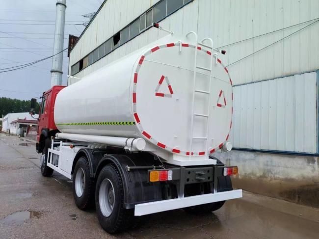 HOWO 6X4 Fuel Truck 20000 to 25000 Liters Fuel Oil Tank Tanker Truck for Sale