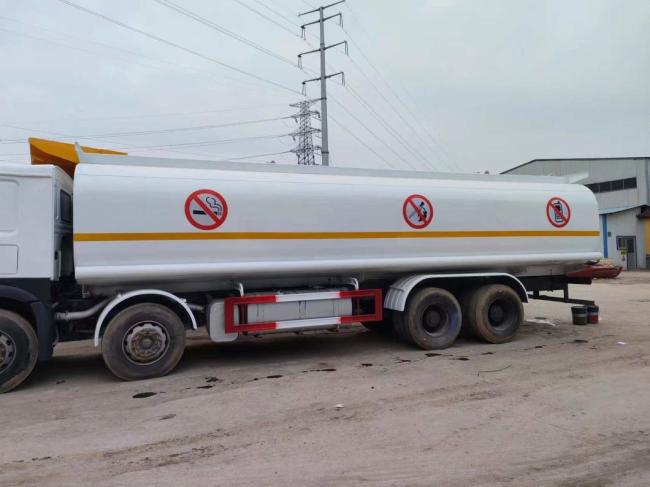 Siontruk HOWO Euro 3/4/5 8*4 Fuel Tanker Truck 10350X2496X3048mm