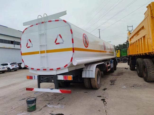 Siontruk HOWO Euro 3/4/5 8*4 Fuel Tanker Truck 10350X2496X3048mm