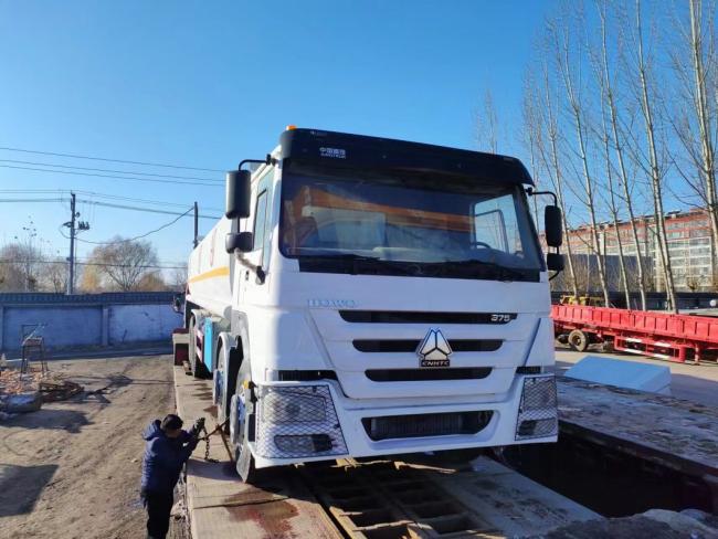 Siontruk HOWO Euro 3/4/5 8*4 Fuel Tanker Truck 10350X2496X3048mm