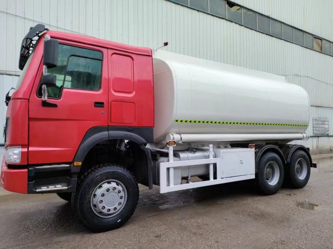 Sinotruk HOWO 6X4 Carbon Steel Tanker Truck for Oil Gas Diesel 18000L