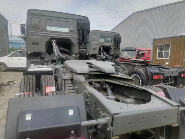 Hot Selling Truck Supplier Sinotruk Diesel HOWO Tractor Truck T7h 450HP/500HP 6*4