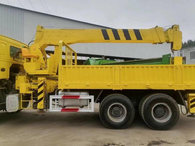 High Performance Mobile Crane 12 Ton Straight Boom Hydraulic Truck Mounted Crane
