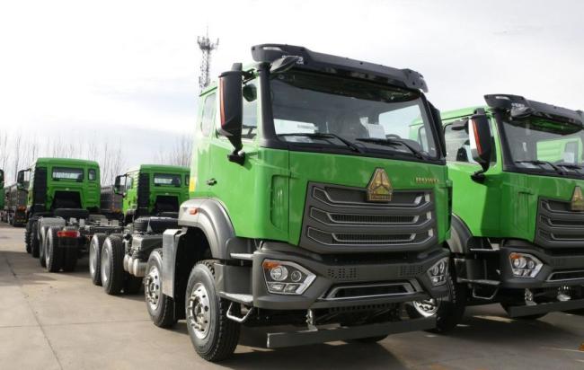 Sinotruk Tractor Truck 6*4 Yellow Color Used From China