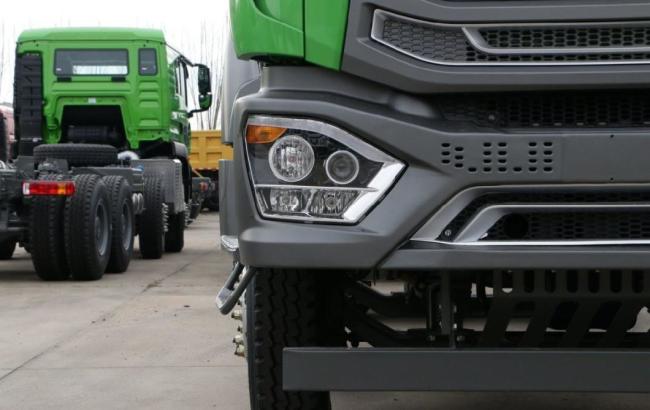 Sinotruk Tractor Truck 6*4 Yellow Color Used From China