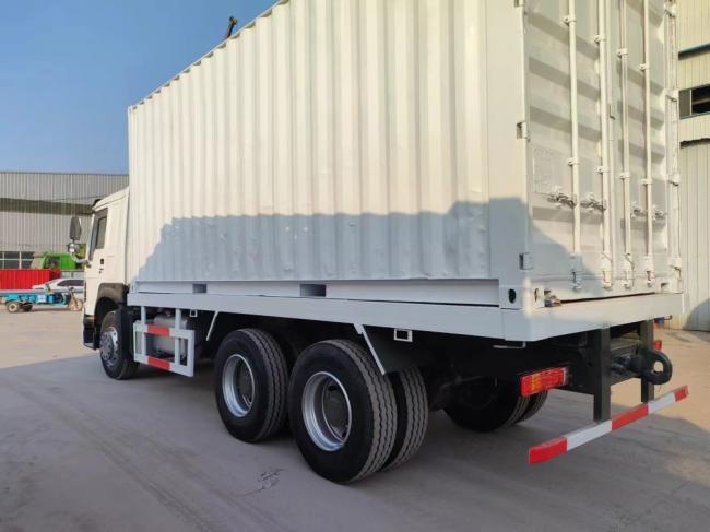 Sinotruck HOWO White 6*4 Box Truck Secondhand Truck 10tires