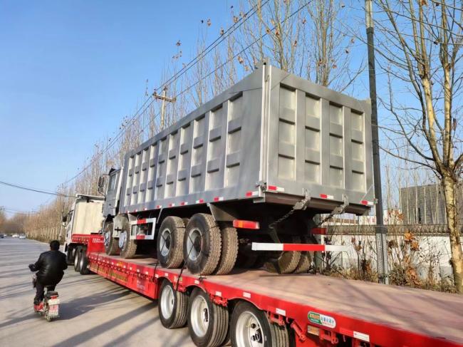 Shacman 8*4 F3000 High Load Capacity Tipping Truck Dump Truck Hot Sale