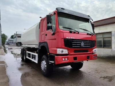 Cina 20000-25000 litri Serbatoio di olio di combustibile Camione cisterna per lo stoccaggio Certificato GCC HOWO 6X4 in vendita