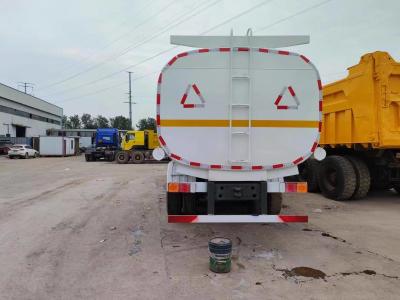 Cina HOWO 8*4 Fuel Oil Tank Truck con e 1 anno di servizio post-vendita in vendita