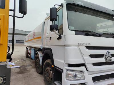 China Utilizado HOWO 8*4 Fuel Oil Tank Truck 20000L Euro 3/4/5 para sus proyectos de construcción en venta