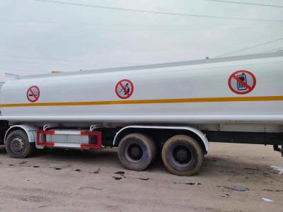 China 351-450hp Siontruk HOWO Euro 3/4/5 8*4 Camión cisterna de combustible 10350X2496X3048mm para la entrega de combustible en venta