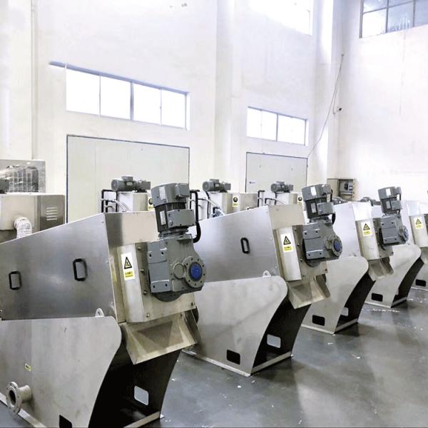 Quality Compact Sewage Treatment Plant Sludge Dewatering Machine Screw Press 0.12m³/h for sale