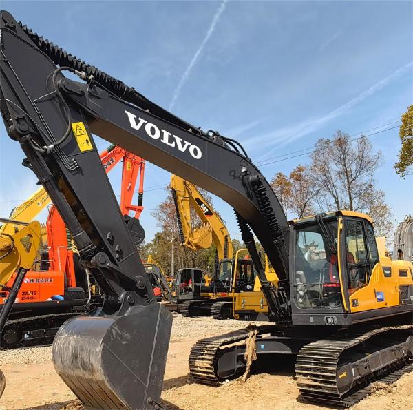 Quality Track Earthmoving EC220D Used Volvo Excavators Medium Size 22 Ton for sale