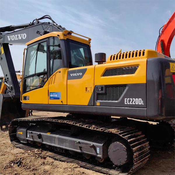 Quality Track Earthmoving EC220D Used Volvo Excavators Medium Size 22 Ton for sale