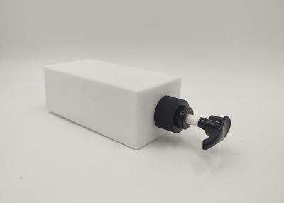 Cina Il cosmetico di plastica di colore dello sciampo bianco della schiuma imbottiglia i materiali dell'ANIMALE DOMESTICO con la pompa della lozione in vendita