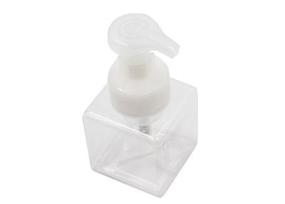 Cina 250ml rimuovono le bottiglie cosmetiche della pompa, bianco in bianco/blu della bottiglia dello sciampo di PETG in vendita