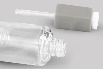 Cina 50ml bottiglie cosmetiche di plastica del contagoccia della porcellana PETG in vendita