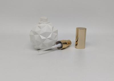 China o cosmético 50ml feito sob encomenda vazio engarrafa a cor branca em volta do ANIMAL DE ESTIMAÇÃO plástico da forma à venda