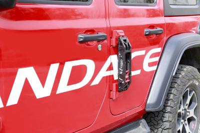 Cina Più venduti tutti porta nera a cerniera passo piede per Jeep Wrangler JL appassionati in vendita