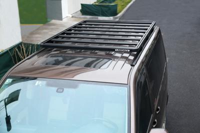 Cina Piattaforma di scaffalatura per autocarri per camper in nero per attività di campeggio all'aperto in vendita