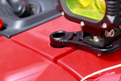 Cina Superficie di anodizzazione dura Jeep Wrangler JL JK Luce di guida a LED Un supporto di montaggio a pilastro in vendita