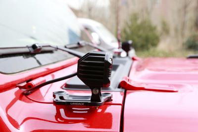 Cina Superficie di anodizzazione dura Jeep Wrangler JL JK Luce di guida a LED Un supporto di montaggio a pilastro in vendita