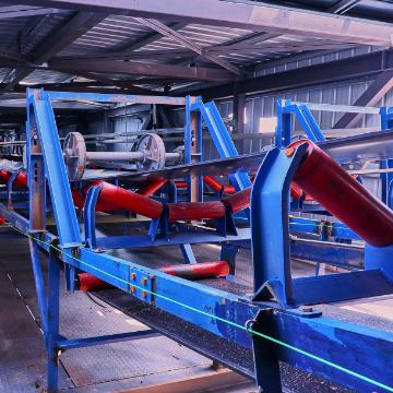 中国 クローラー式スタッカーコンベア 採石場および鉱山用トラック式移動スタッキングコンベア 販売のため