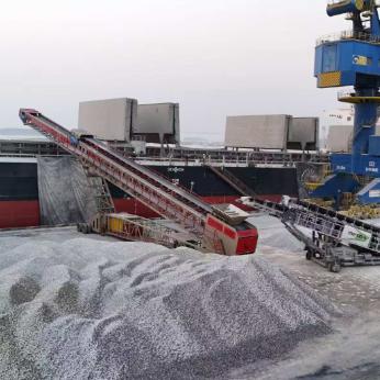 Quality Crawler Mobile Ship Loader Conveyor for Bulk Material Transfer at Port Terminals for sale