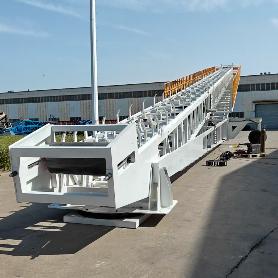 China Mobile Crawler Ship Loader Conveyor For Bulk Material Port Loading Unloading Conveyor for sale