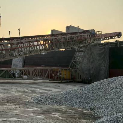 Quality Crawler Mobile Ship Loader Conveyor for Bulk Material Transfer at Port Terminals for sale