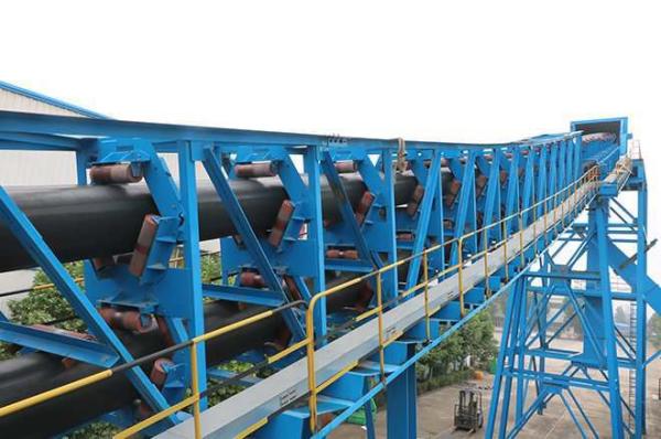 Quality Enclosed Pipe Belt Conveyor Dust-Free Bulk Material Transport for Mining, Cement for sale