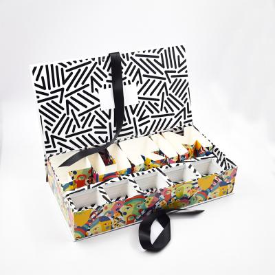 중국 고급 맞춤형 인쇄 플립탑 슬라이딩 서랍식 경질 선물 상자 (스펀지 삽입 및 리본 포함) 판매용