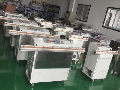 China Food Automatic Packing Machine Vacuum Sealing Machine For Clothes for sale