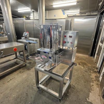 中国 自動ビーフパティ加工機 ハンバーグミートパイ製造機 モーター付き Divisora De Masa 販売のため