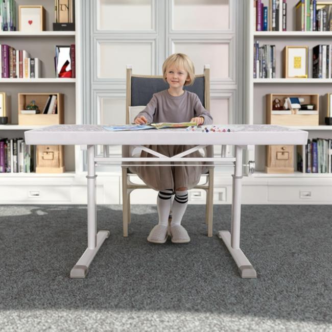 Sturdy construction and smooth edges of the kids adjustable desk