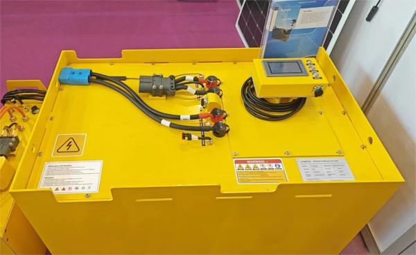 Quality Industrial Traction Electric Forklift Lithium Battery 48V 51.2V 460Ah Lifepo4 for sale