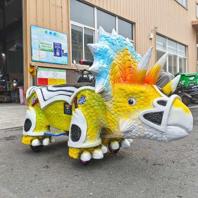 Cina Parco di divertimenti elettrico animatronico Dinosauro guida sullo scooter per il centro commerciale in vendita