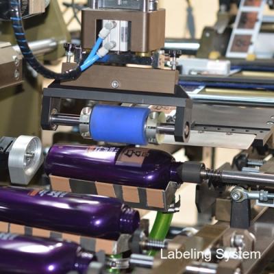 Cina Macchina serigrafica automatica UV per la polimerizzazione di inchiostri per bottiglie rotonde e ovali con pezzi di ricambio gratuiti in vendita