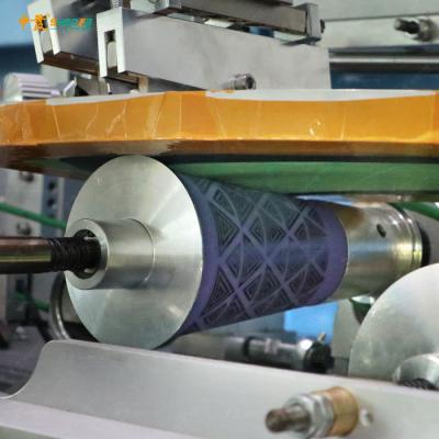 Cina Macchina di stampa a schermo automatica per tazze di plastica e tazze da caffè con velocità di 75 pcs/min in vendita