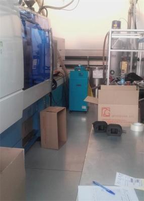 China Separate Automatic Industrial Vacuum Loader Hopper For Plastic Material Feeding for sale