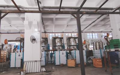 中国 Stainless Steel Hopper Desiccant Dryers For Plastics Temperature Control Range 50C-180C 販売のため