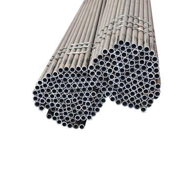 Cina Q235/Q235B/Q345/Q345B/Q195/St37/St42/St37-2/St35.4/St52.4/St35 Tubi senza cuciture a carbonio in vendita