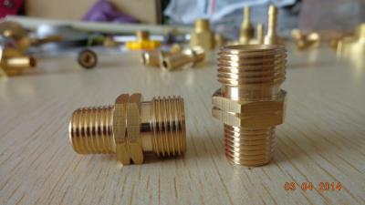 Colocación de manguera de cobre amarillo modificada para requisitos particulares con toda clase de finales, hechos en fabricante del profesional de China