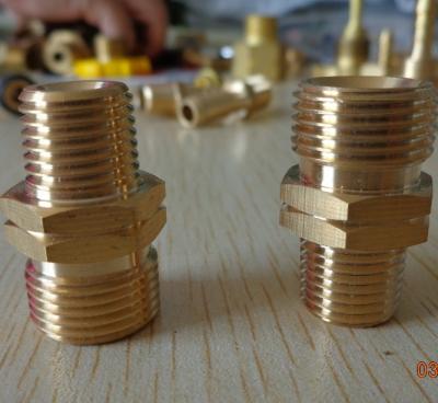 Conector rápido de cobre amarillo que trabaja a máquina del CNC, hecho en fabricante del profesional de China