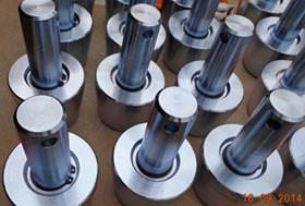 Montaje del rodillo del chasis de automóvil, piezas que trabajan a máquina modificadas para requisitos particulares del CNC con toda clase de finales