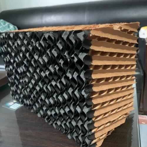 Quality High Evaporative Black Coated Chicken House Evaporative Cooling Pad for Greenhouse and Poultry Farm with 95 Gsm Paper for sale
