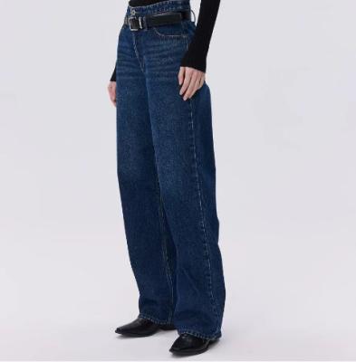 China Een high-waist straight-leg denim broek. Te koop
